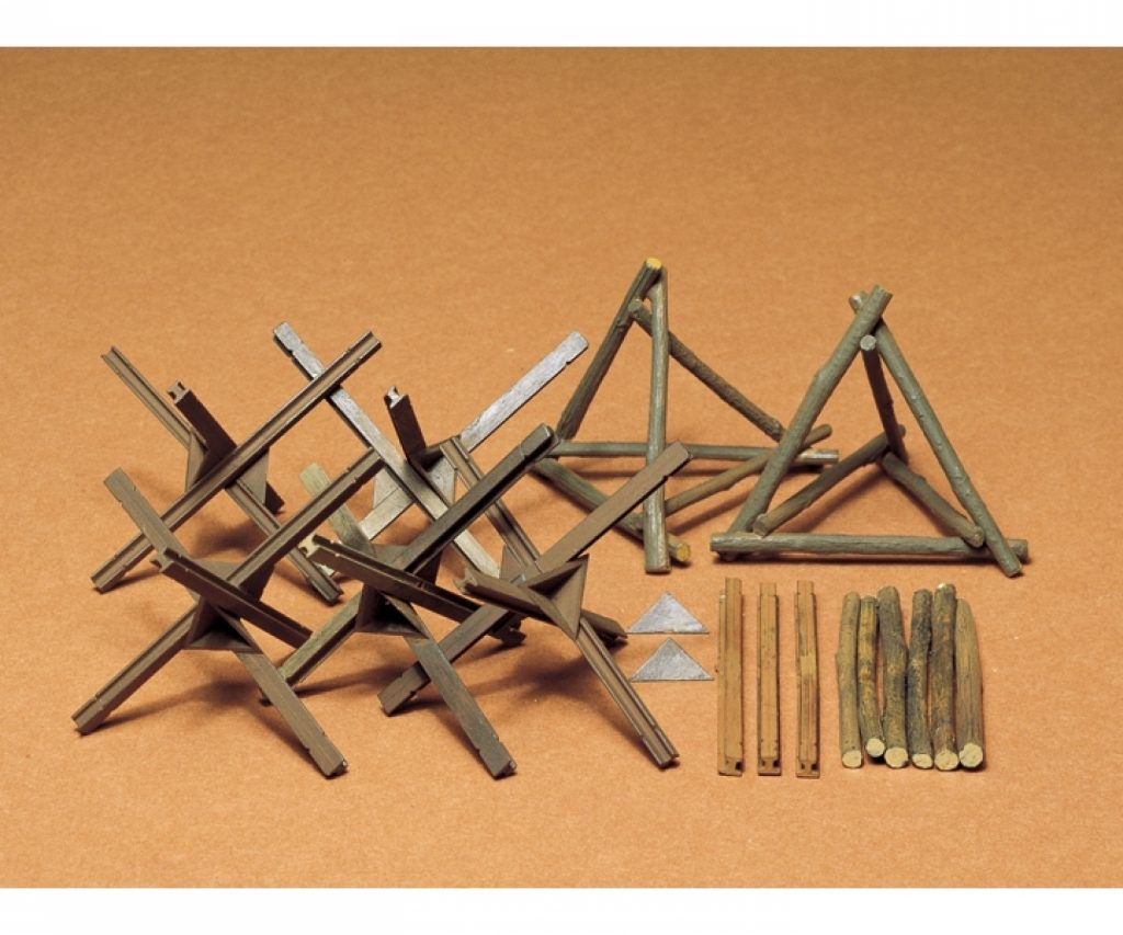 Tamiya 35027 WWII Diorama-Set Tank Barricade - Interhobby